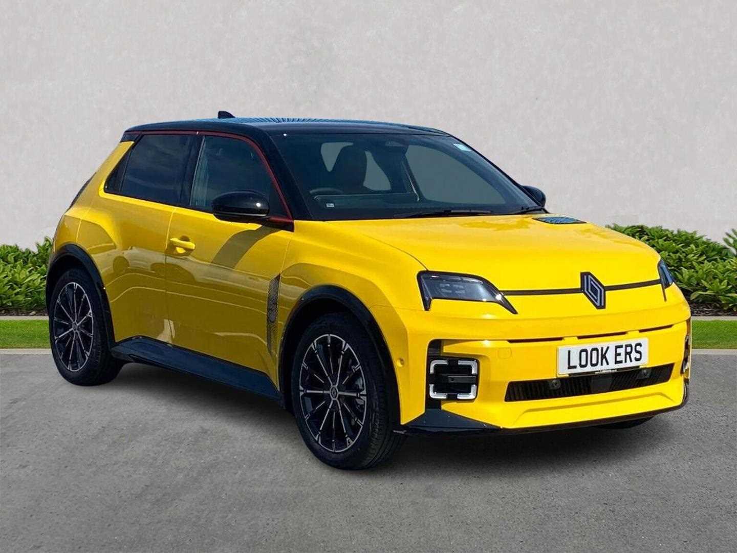 New In Stock RENAULT 5 90Kw Iconic Five Urban Range 40 Kwh 5Dr Auto ...