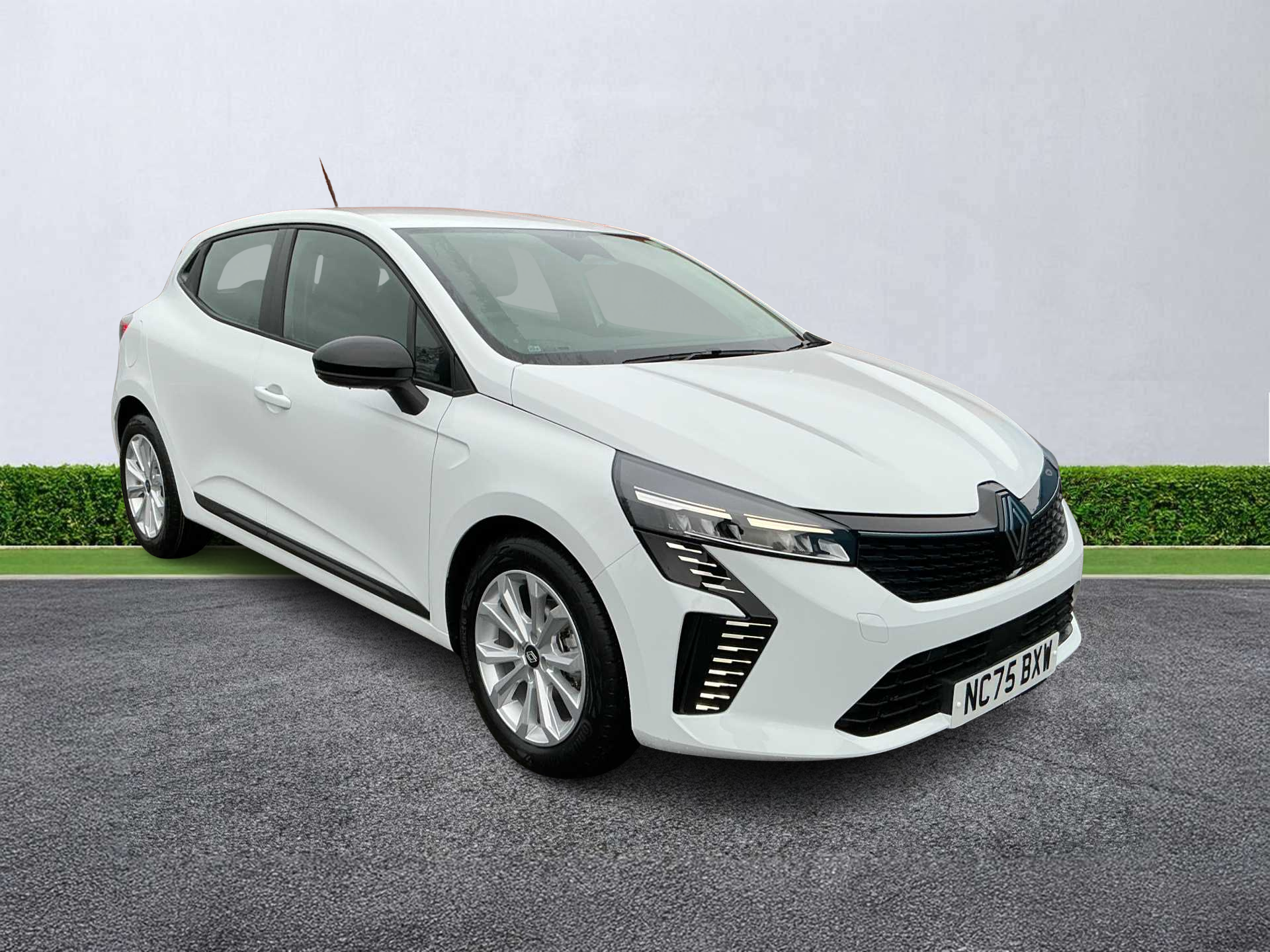 Dealer New RENAULT CLIO 1.0 Tce 90 Evolution 5Dr 2026 | Lookers Renault