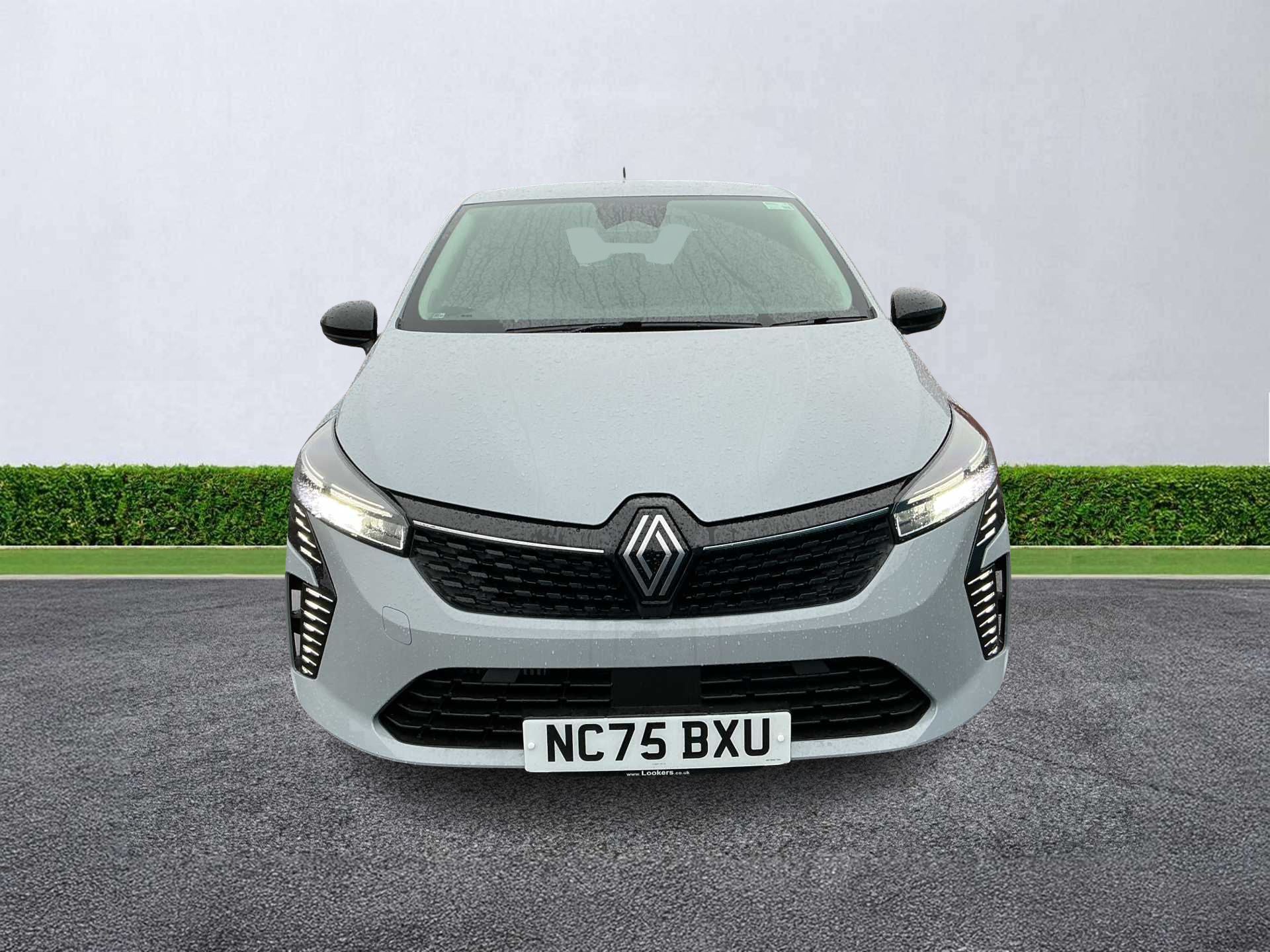 Dealer New RENAULT CLIO 1.0 Tce 90 Evolution 5Dr 2026 | Lookers Renault