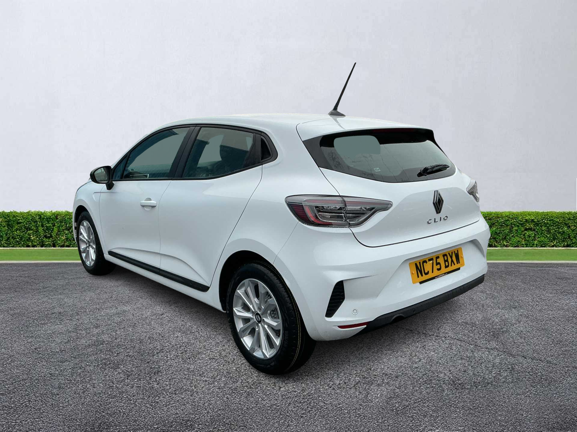 Dealer New RENAULT CLIO 1.0 Tce 90 Evolution 5Dr 2026 | Lookers Renault